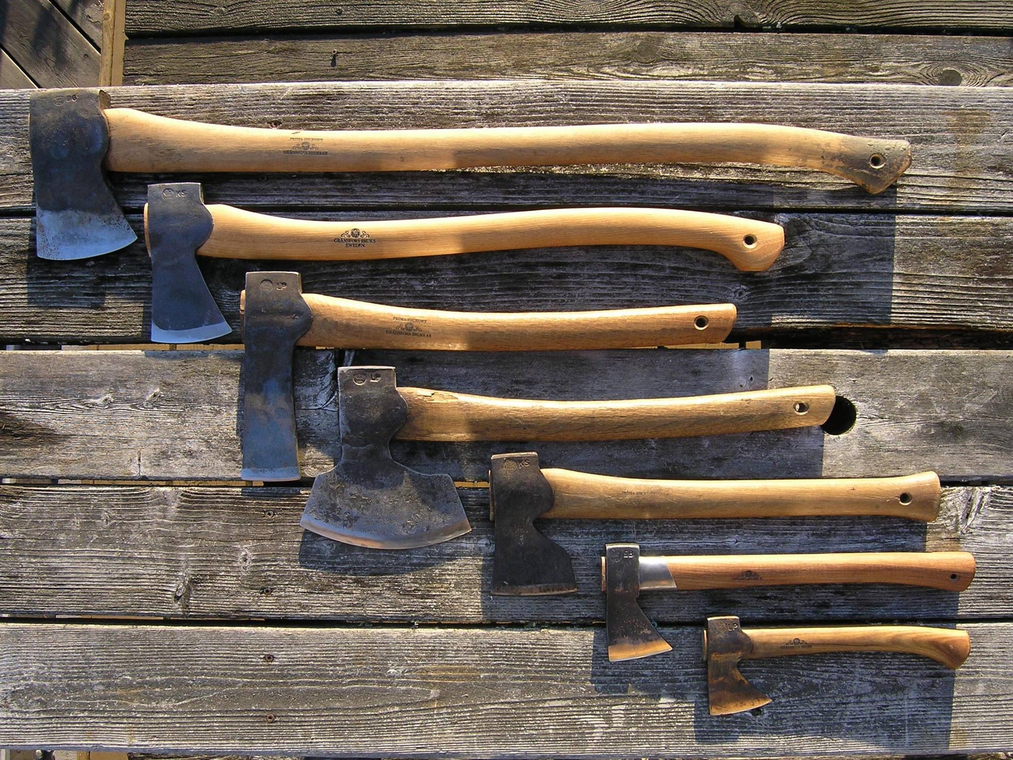 Virginia's Outdoor Store: Premium Knives, Hand Forged Axes & EDC Gear