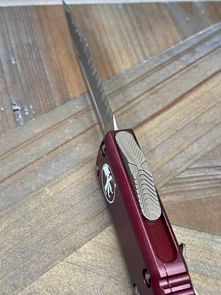 Microtech 232-15 MR UTX-85 D/E Bronze Merlot Full Serrated Blade (USA) — NORTH RIVER OUTDOORS